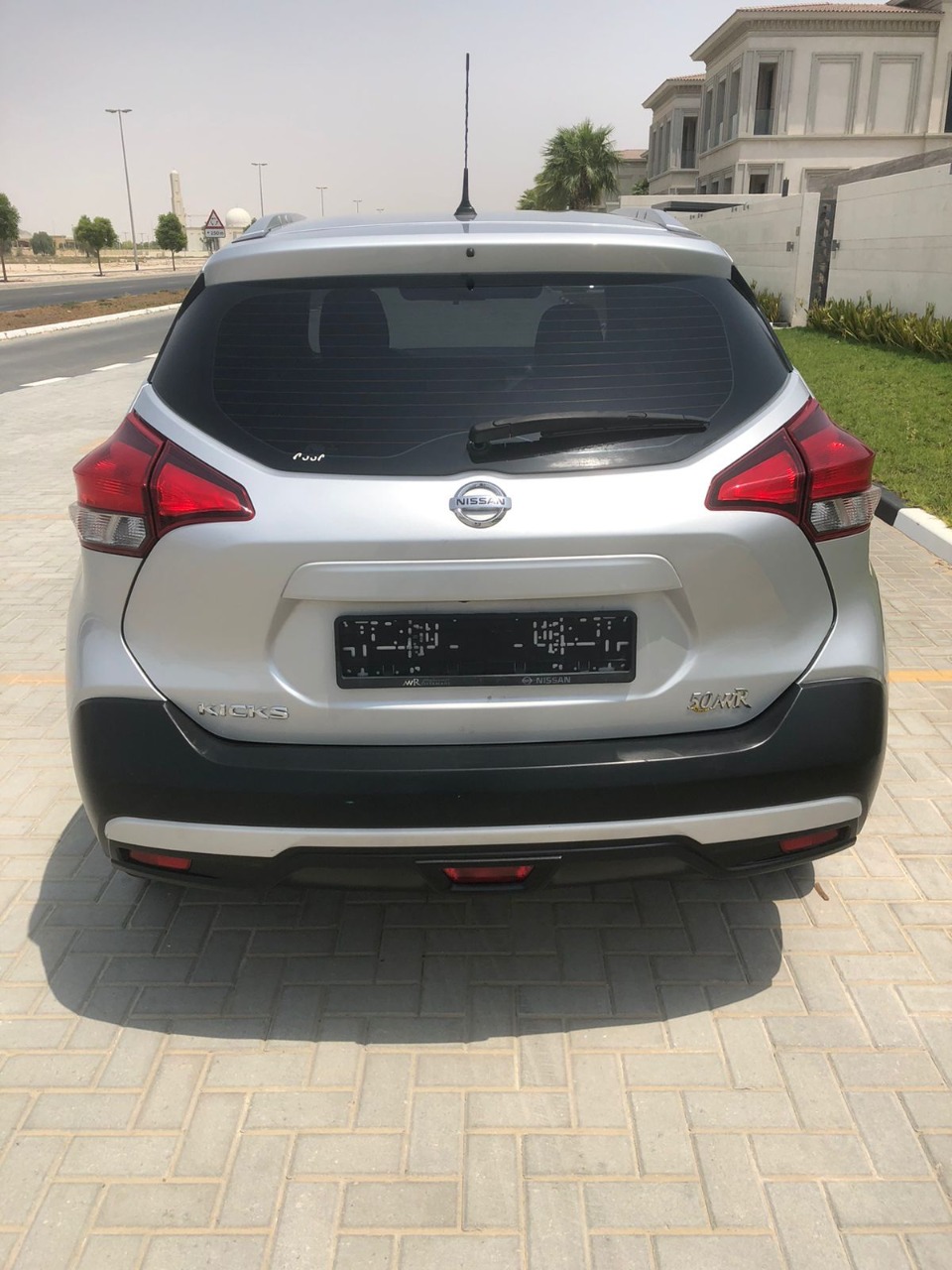 NISSAN KICKS SILVER 2018 MID used car for sale in Dubai - Used Cars UAE